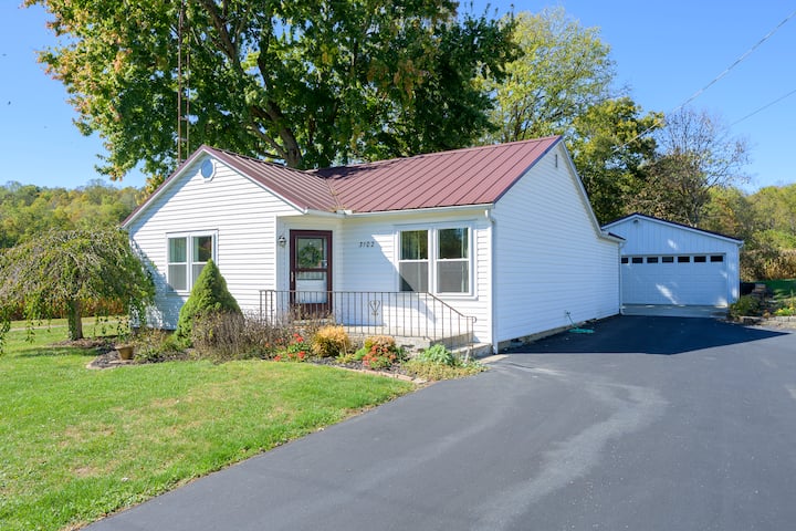 Cornfield Cottage On Main St. - Mad River Moutain, OH