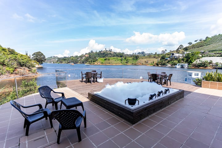 Beautiful Estate With Jacuzzi, Near The Guatapé Reservoir - Peñol
