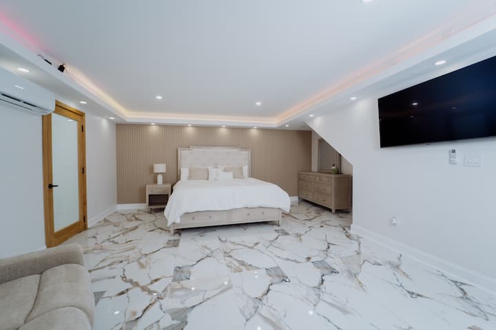 Modern Studio - Parkwood - Philadelphia