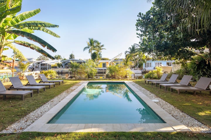 Kw Canalfront 3br: Htd Pool, Boat Tie-up, Pet Ok - Key West, FL