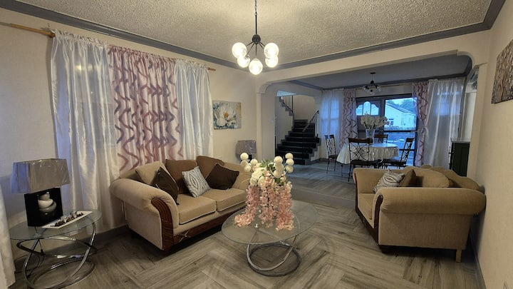 Home In Lear's Court - Barbados