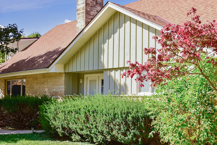 Tosa Boho Inn - Brookfield, WI