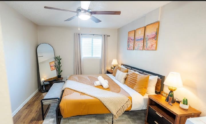 Tranquil 1/1 Bedroom
Dt Austin View - Austin, TX
