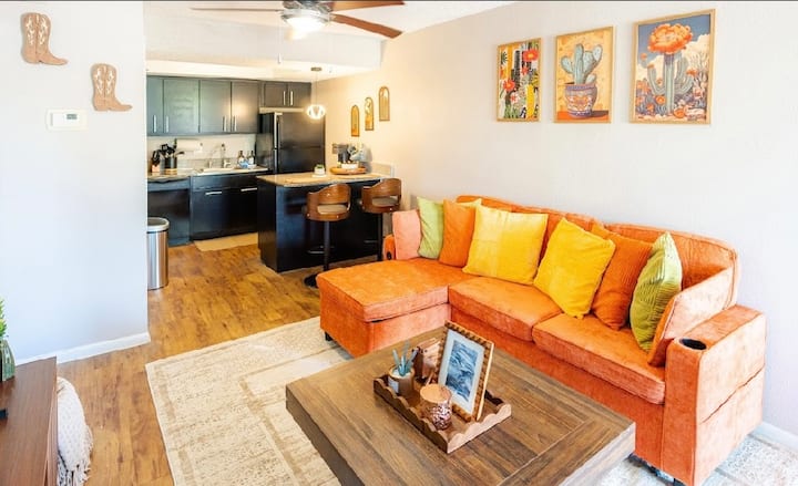 Tranquil 1/1 Bedroom 
Downtown Austin View - Austin, TX