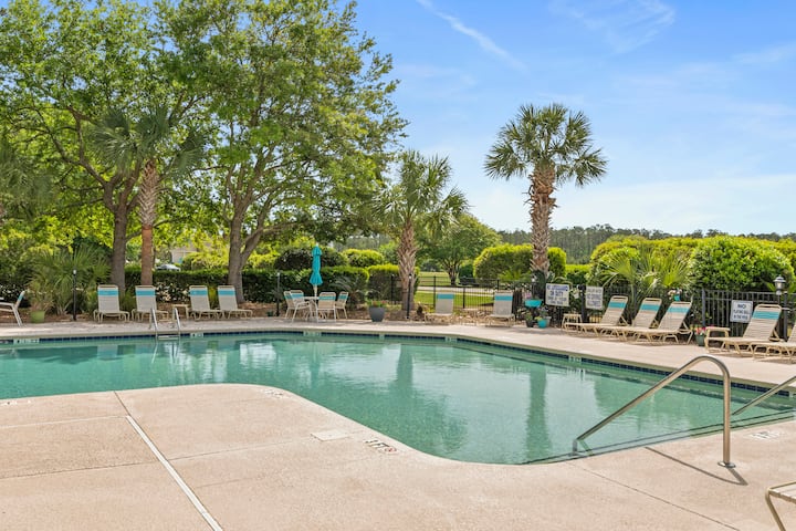 The 19th Hole – Beach Pass + Golf Retreat - Murrells Inlet, SC