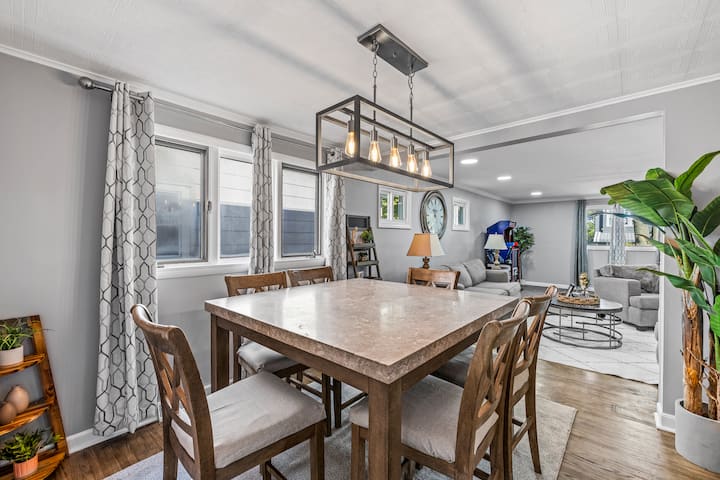 Stylish Home With Game Lounge & Free Parking! - Buffalo, NY