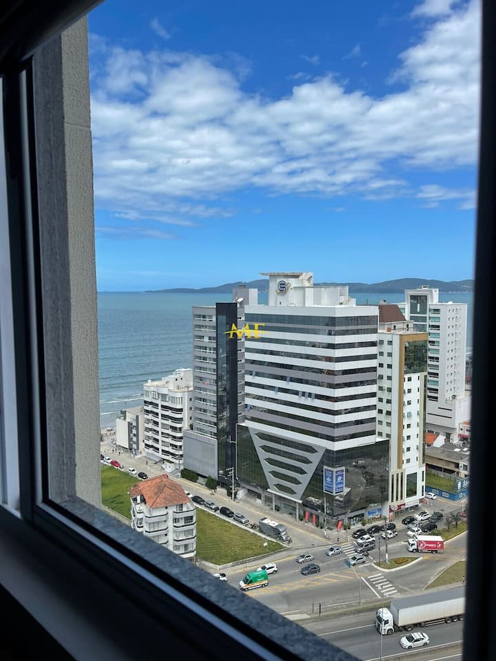 Pertinho Da Praia Itapema Sc - Brasil