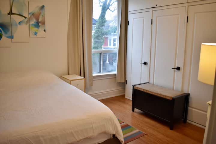 Cozy Bedroom #1 In The Heart Of Trinity Bellwoods - Toronto