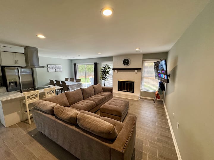 Cozy 3br/2ba With Private Backyard And Patio - GMU, Manassas