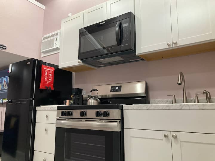 Delightful Apartment (Full Kitchen) Free Parking - Stafford, TX