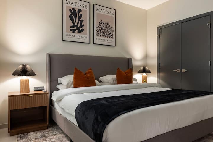 Resort Style Property 2b/2b Walk To Everything! - Cleveland