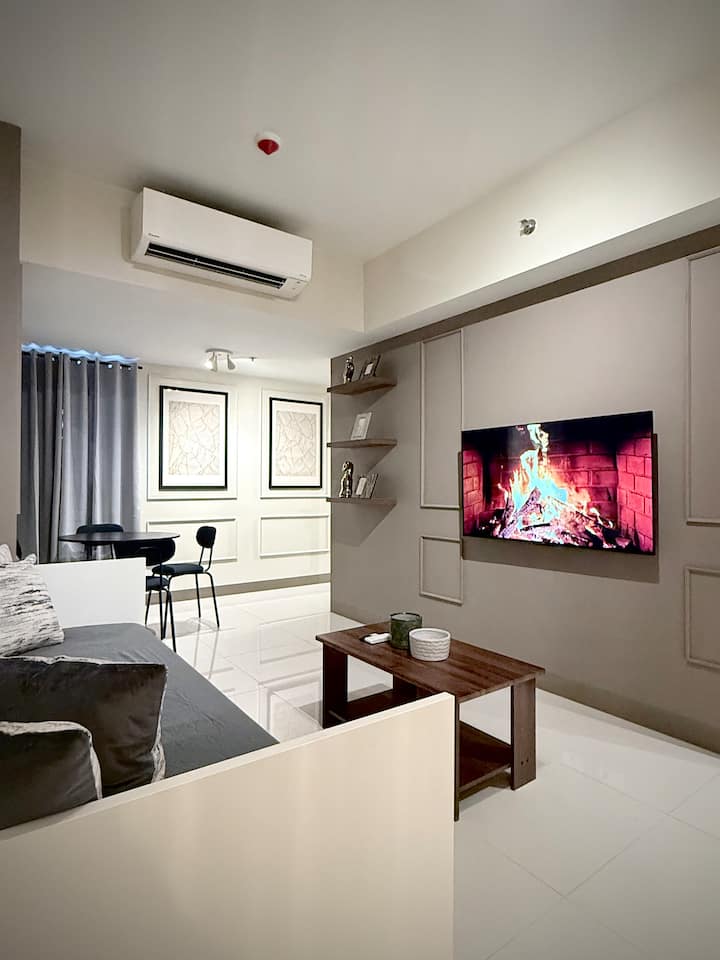 New! Luxe 2 Br Unit With Balcony At Capital Town - Guagua