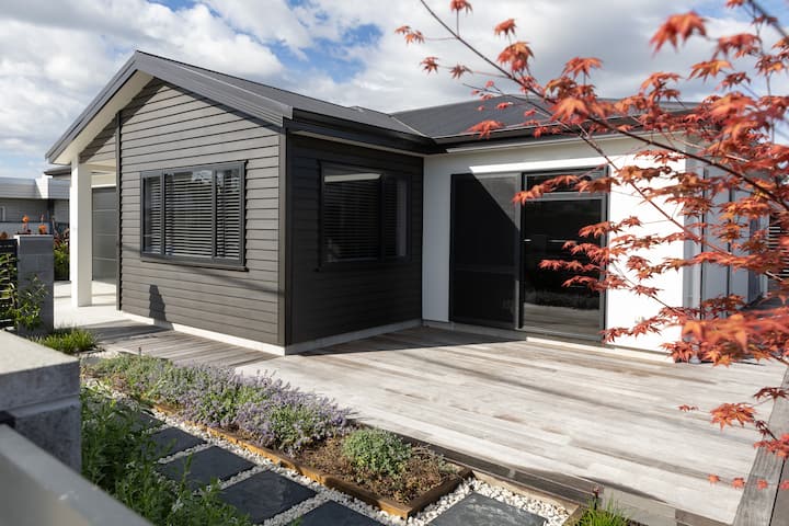 A+ Amazing Accommodation On Avenue - Clive