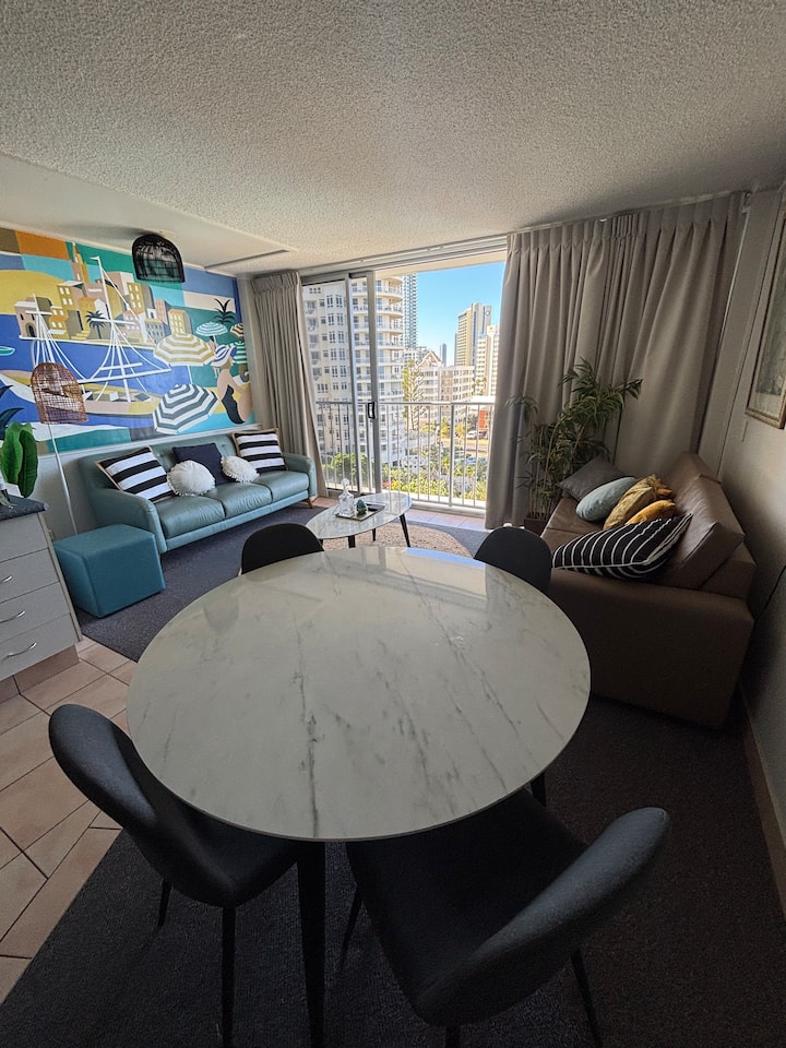 Beachfront Apartment With Spectacular Ocean Views! - Surfers Paradise
