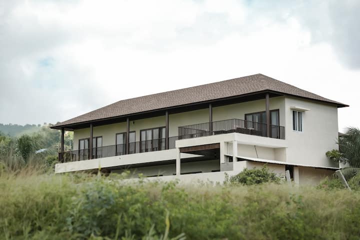 Hills Edge Villa / Luxurious Private Pool Villa - Nandi Hills