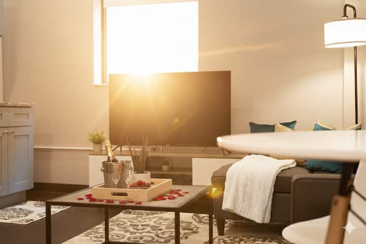 Downtown Steelers Loft With Floor To Ceiling Views - Pittsburgh