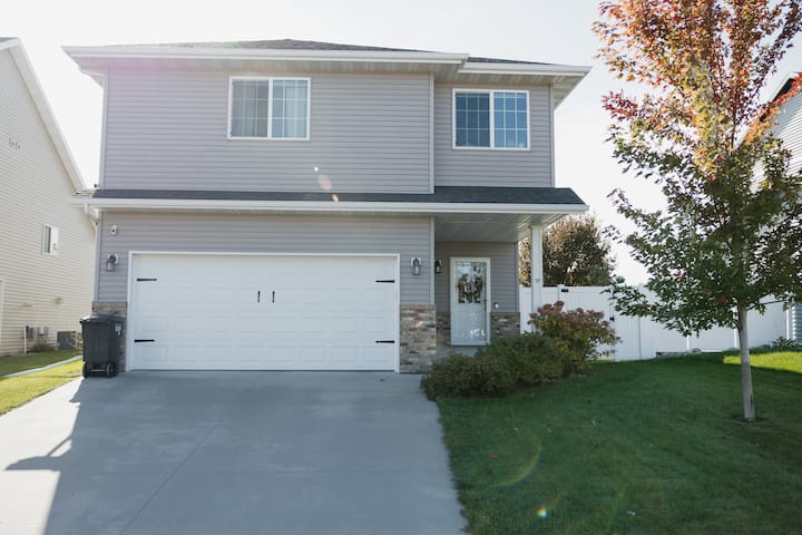 Entire Home In West Fargo! - Fargo