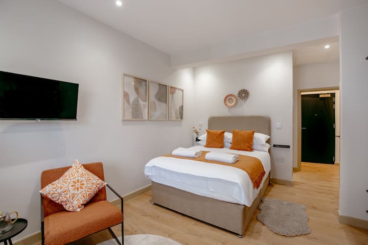 Lindenstone | Modern Home Near The Station - Maidstone