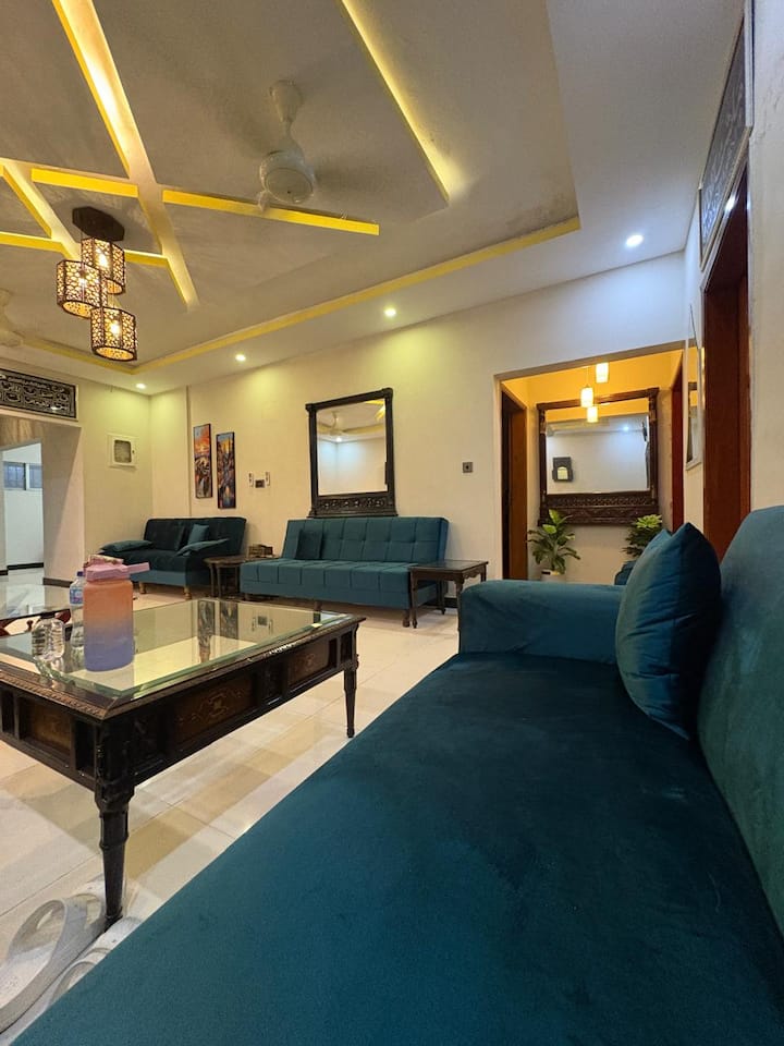A Luxurious 3 Bed Apartment Close To Clifton Beach - カラチ