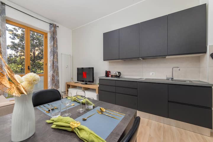 Lux Apartment Near To Center Monza 2 Bedrooms - Monza