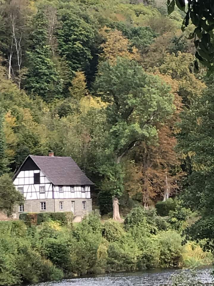 Klaras Häuschen Am Fluss Im Grünen Für 1-4 - Iserlohn