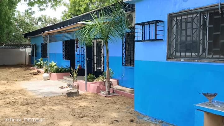 Villa Sécurisée Avec Piscine Au Bord Du Fleuve. - Chad