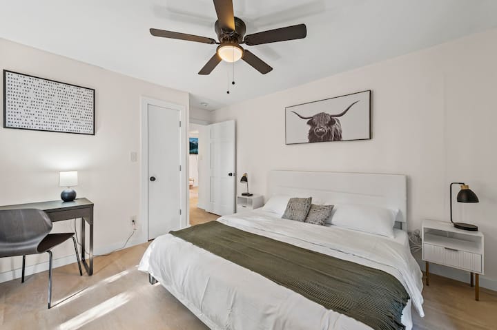 Modern 1 Br Retreat King Bed W/ Deck Near Midtown - Kansas City