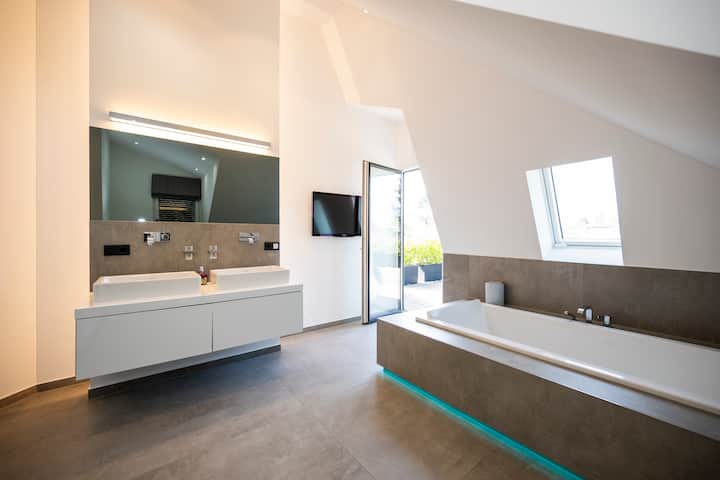 Aussergewöhnlich 66qm Luxus Dachgeschoss - München