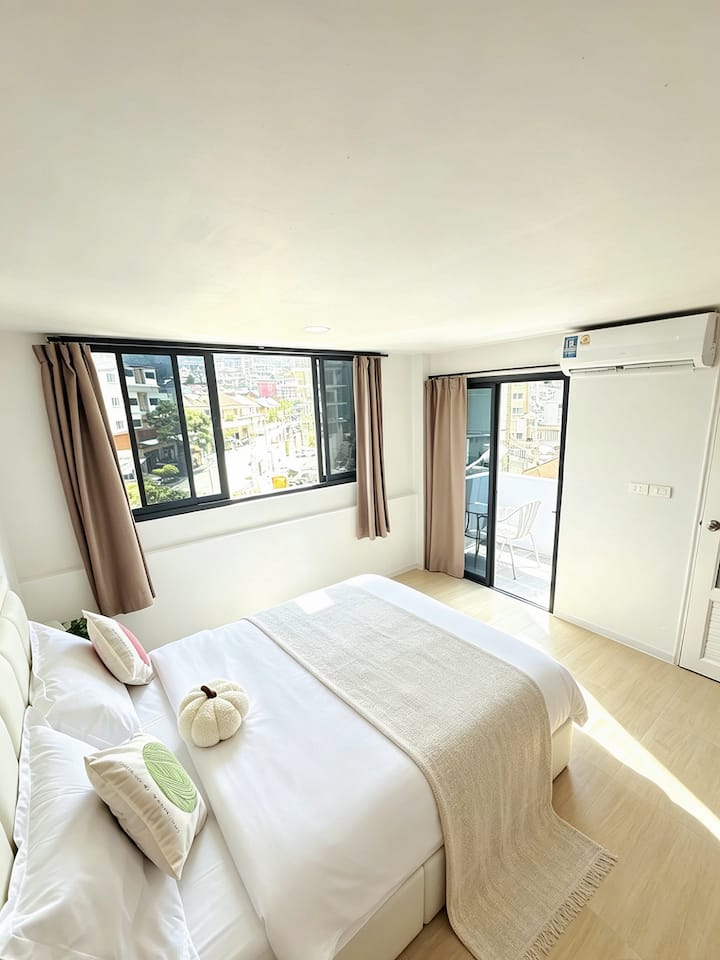 C-montly Rent/patong Deluxe Room/balcony/bangla Rd - Patong Beach