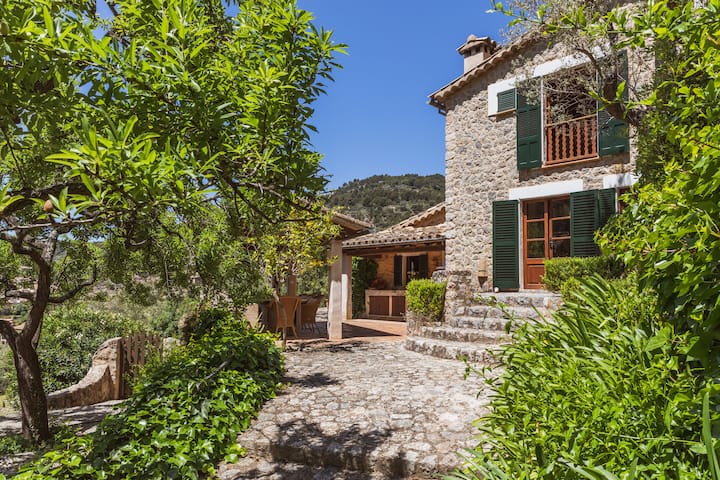 Stunning 3-bedroom Villa W/ac & Pool In Fornalutx - Sóller