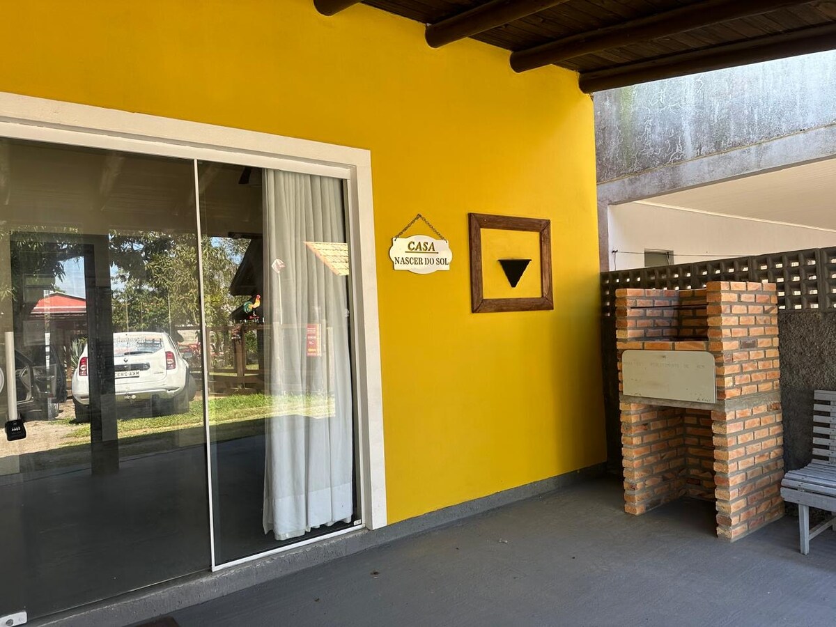Sunrise House - Yellow - Houses for Rent in Laguna, State of Santa ...