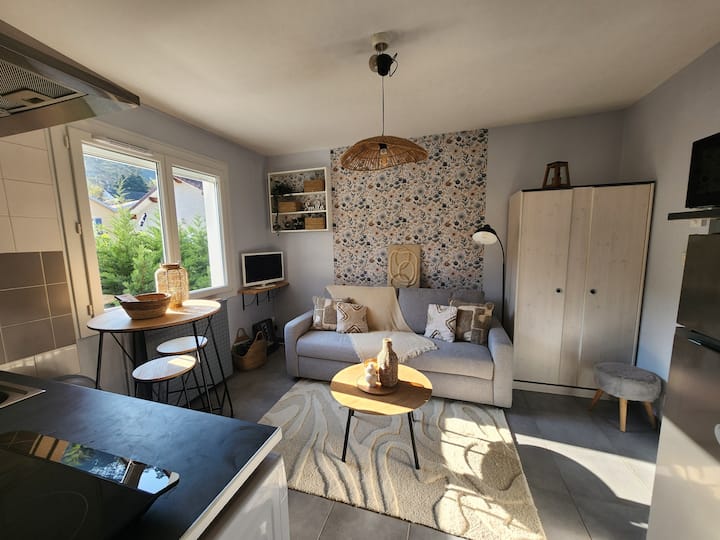 Studio Et Garage Au Calme, Proche Centre-ville - Lons-le-Saunier