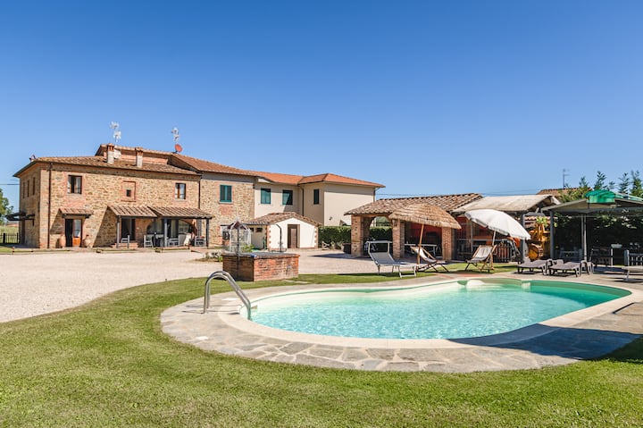 Il Podere - Rustic Charm In Tuscany - Włochy