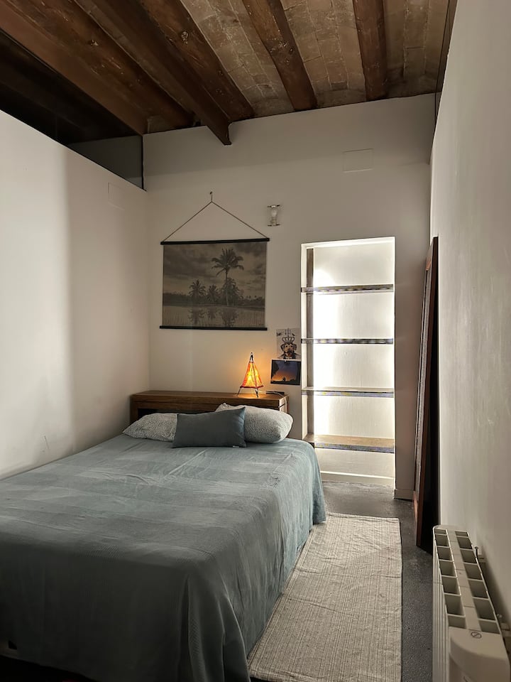 Habitacion En Una Casa Con Estilo - Rubí