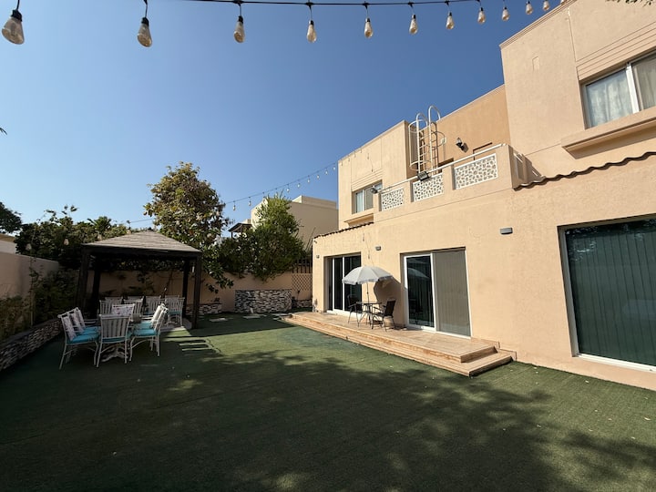 Spacious Villa For Events | Emirates Living - Dubai