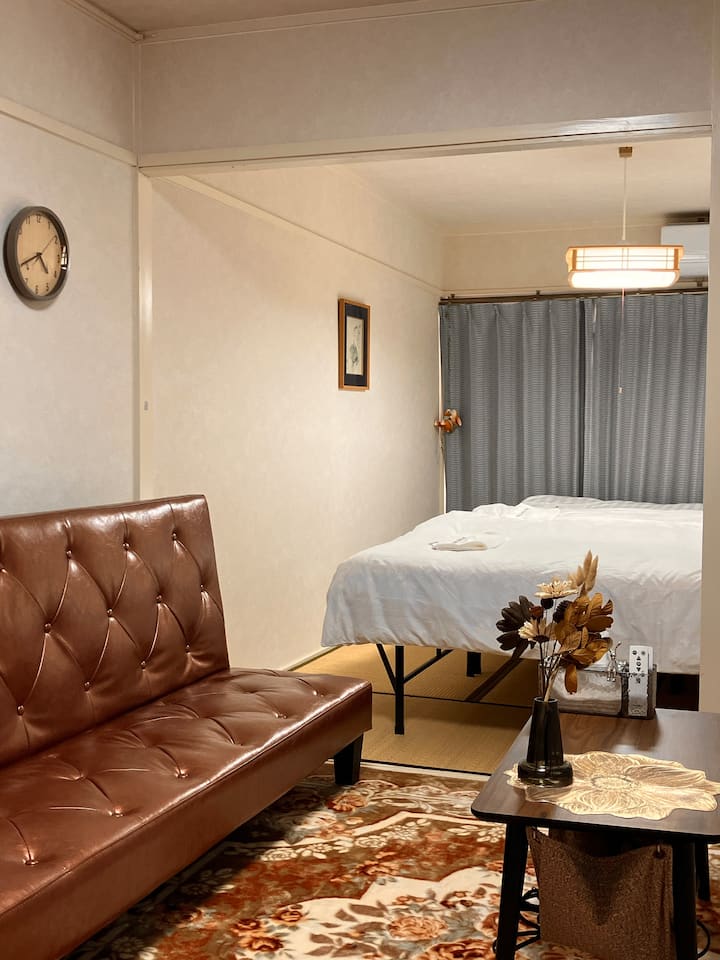 名古屋駅徒歩5分/白川郷行きバス停徒歩圏内/布団4+ソファベッド1/快適に寛げる清潔な部屋 - Nagoya