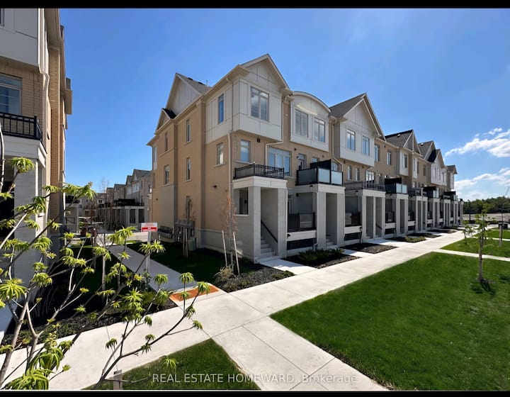 Resort Vibes, Townhouse Feels Like Bungalow. - Ajax