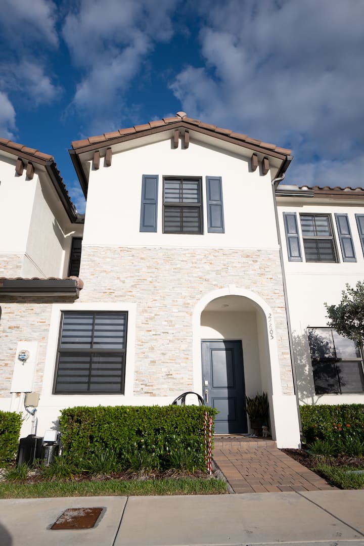 Cozy Princeton Getaway - Cutler Bay, FL