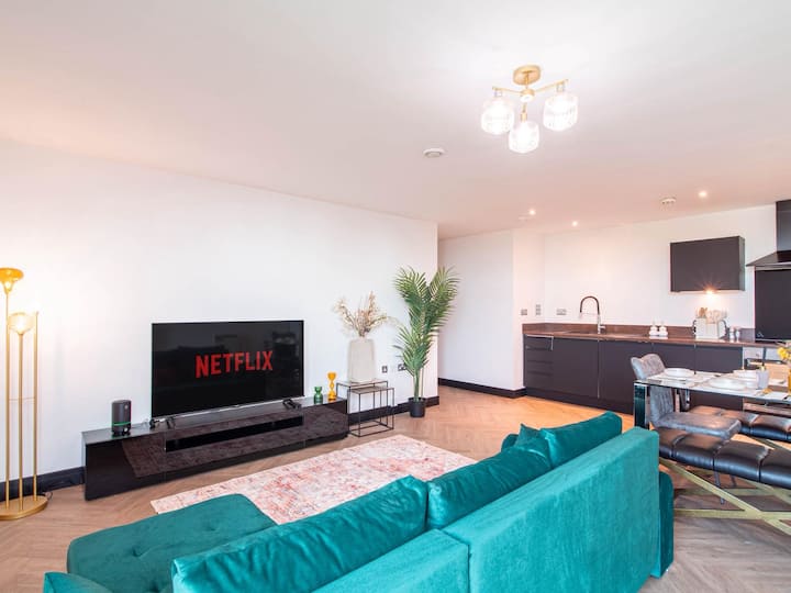 Elegant 2-br Apt | Central Leeds | Steps From Lgi - Leeds