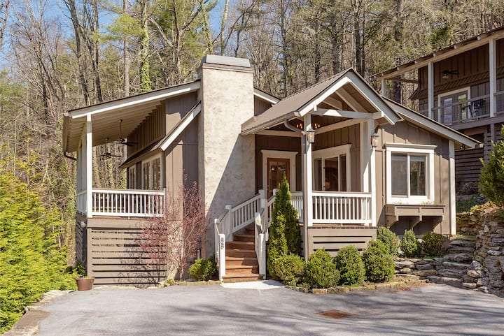 Perfect Location For Downtown Cashiers Walking! - Cashiers, NC