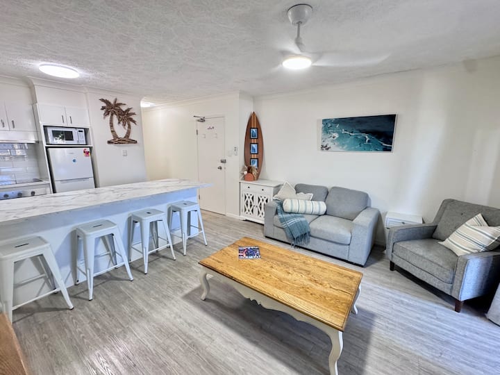 Beaches On Waves - Nobby’s | Walk To Surf & Cafés - Gold Coast