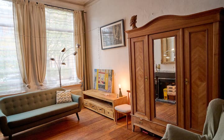 Bohemian Artist's Studio In The Heart Of Antwerp - Bélgica