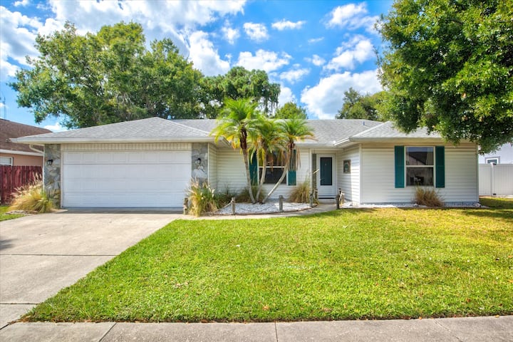 Designer Pool Home Less Than 5 Miles From Lido Key - Sarasota, FL