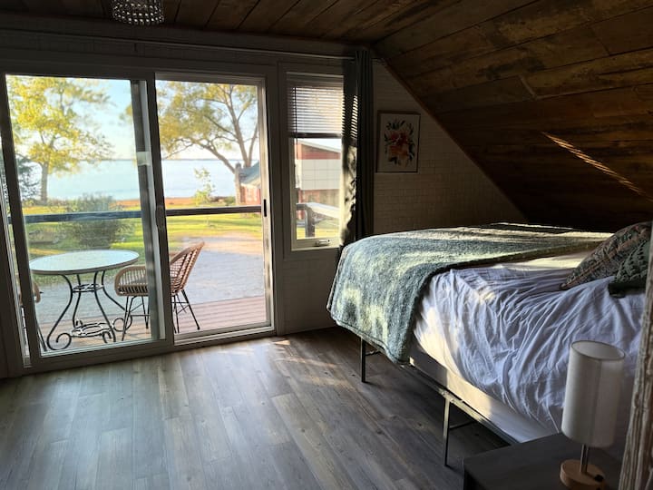 Lakefront A-frame With Sunsets - St Albans City, VT