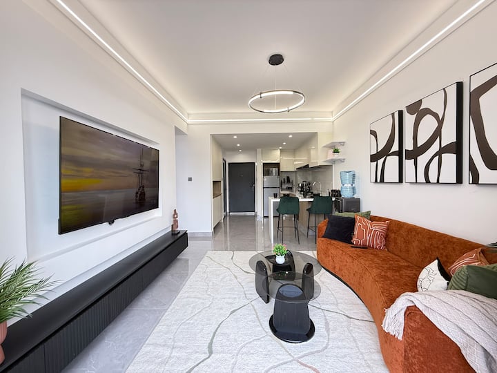 Azalea Homes: 1 Br - Riara - Heated Pool - Wi-fi - Kenya