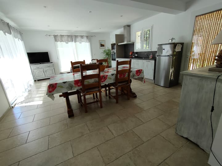 Maison A La Campagne - Joucas