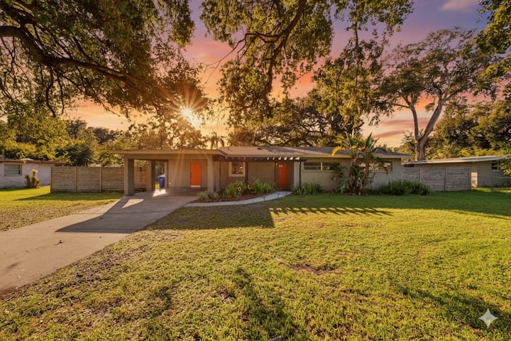 4br Home 1gb Wifi | Patio | Bbq | 5 Min Downtown - Lakeland, FL