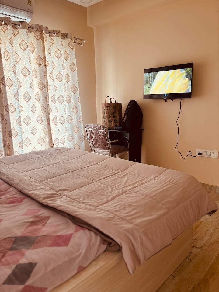 Couple Friendly Cheap And Luxury Gold Property - Patna