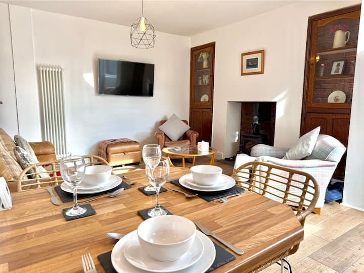 Charming 3-bedroom Welsh Home | Pass The Keys - Burry Port