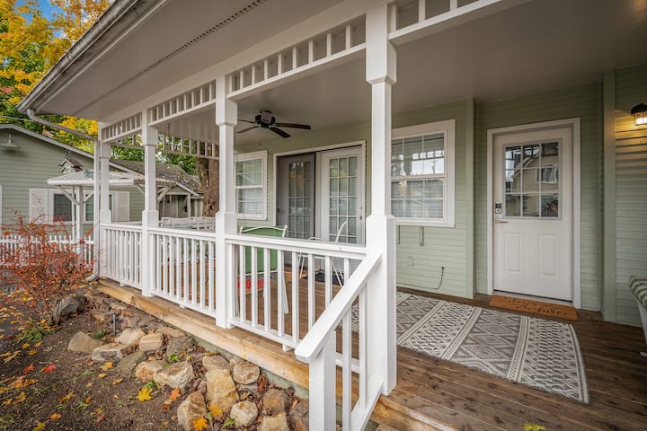 Charming Downtown Home, Walk To Cda Shops&eateries - Coeur d'Alene, ID